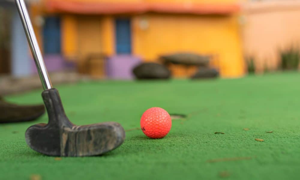 Hanoi's mini golf kingdom - Chao Hanoi